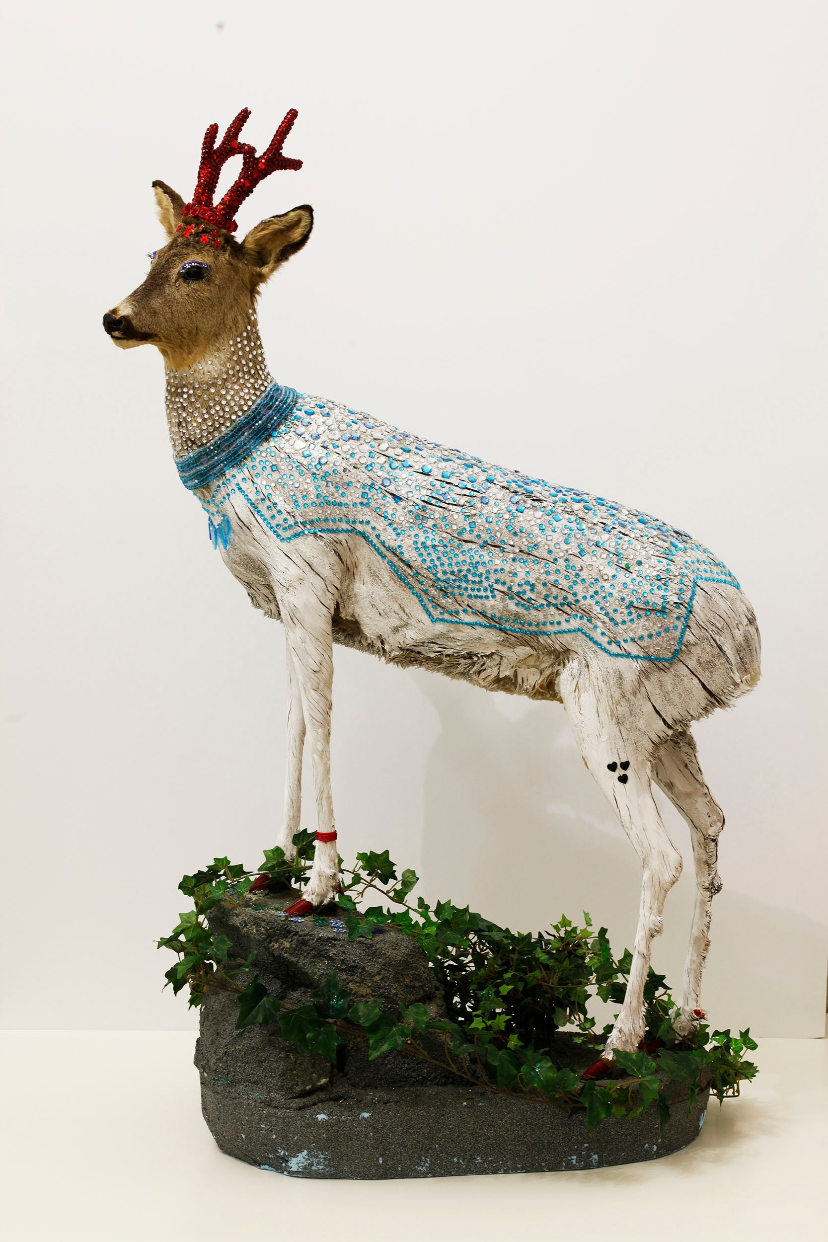 Crystal - Roebuck – THISISKUNST